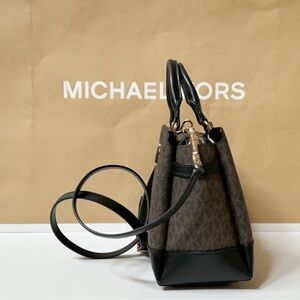 Michael Kors | Bags | Michael Kors Reed Small Sarchel Shoulder ...